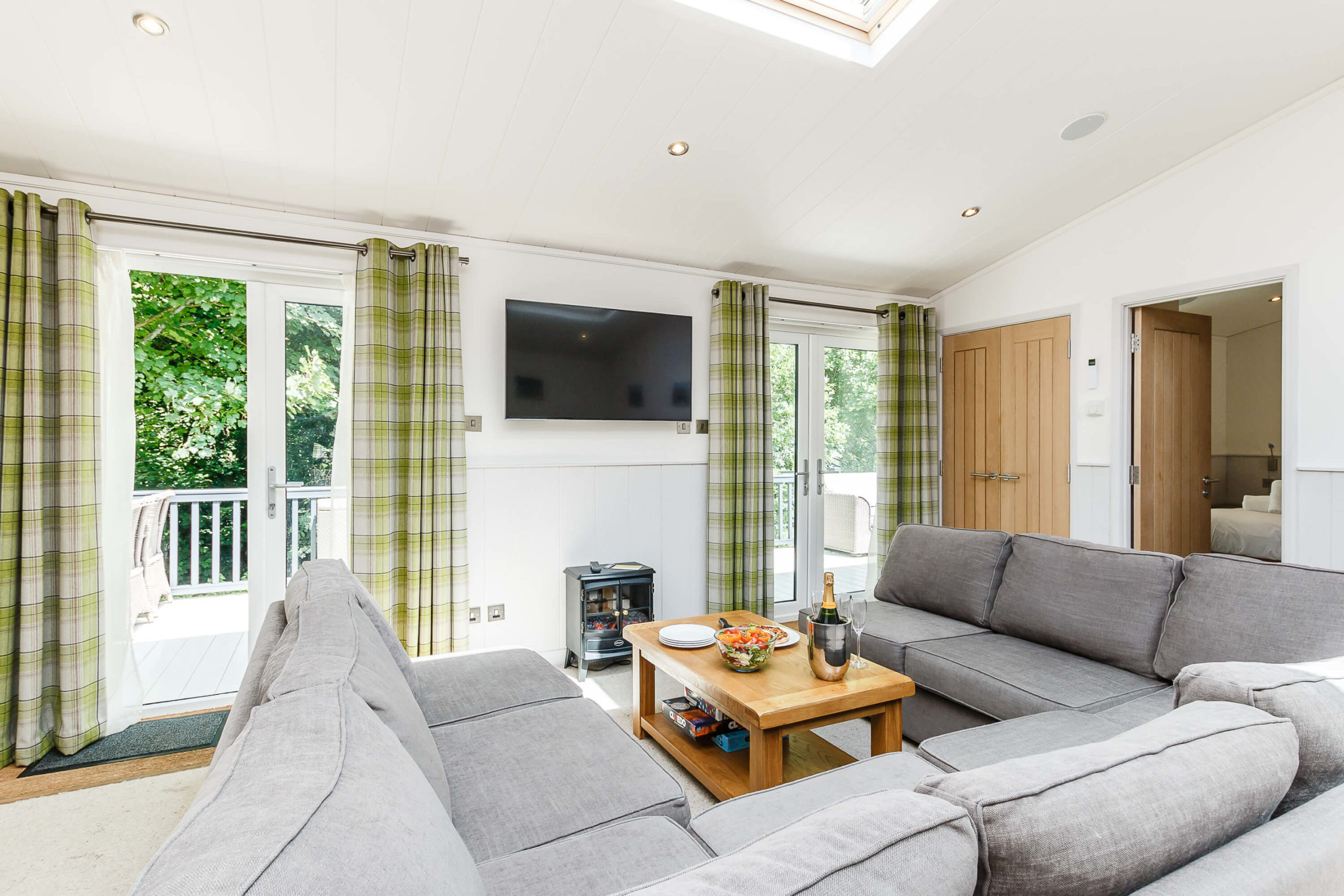 Newton Brook Elegance Lodge - Bath Mill - Darwin Escapes