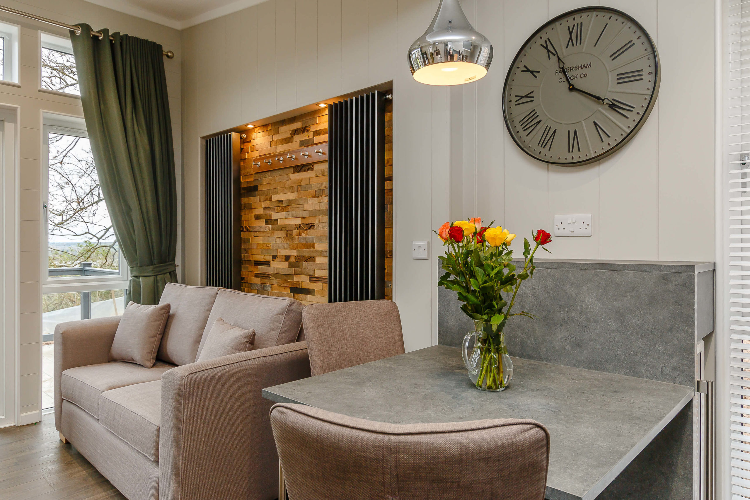 Burrington Premier Hot Tub Lodge - Cheddar Woods - Darwin Escapes