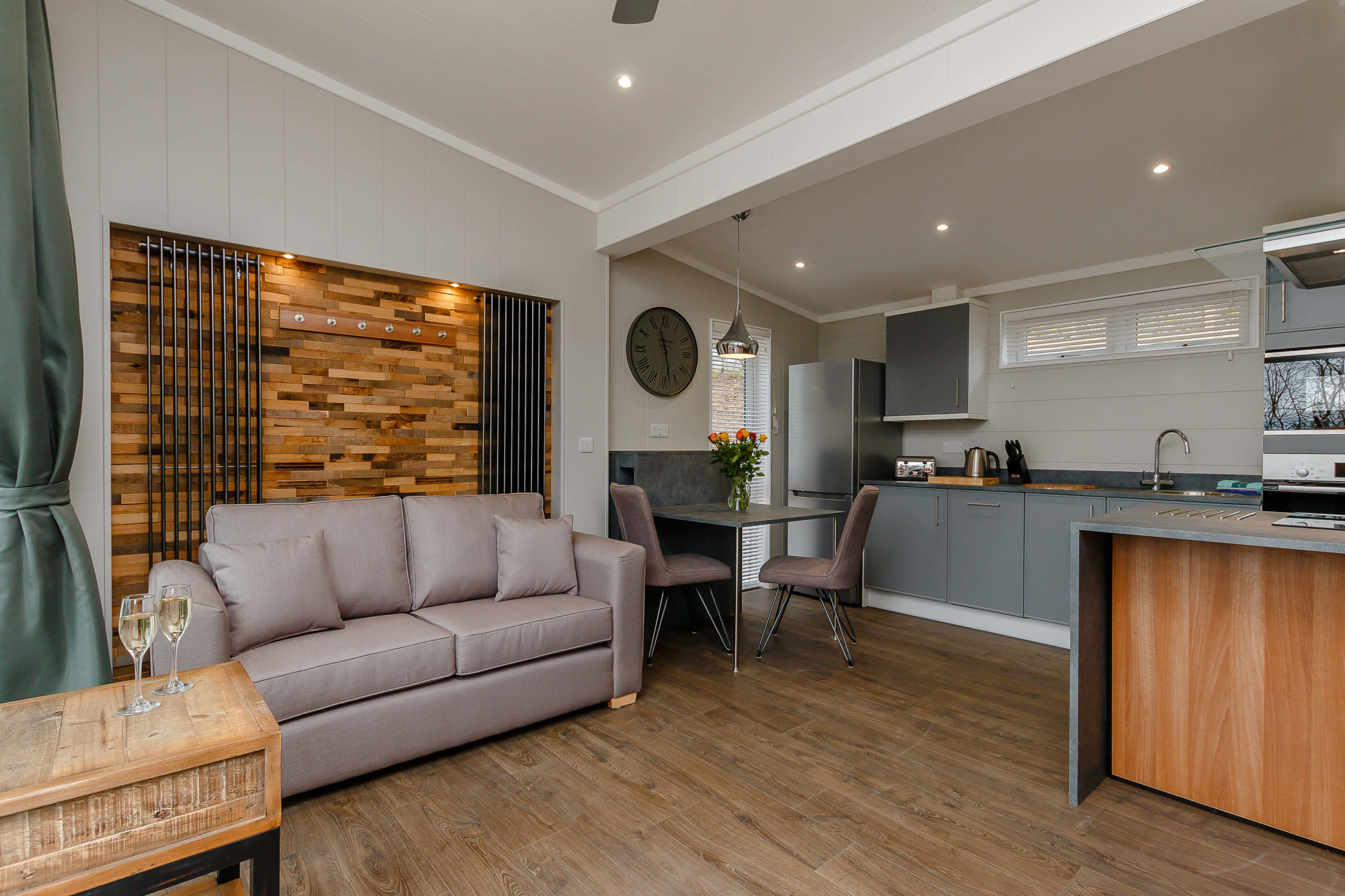 Burrington Lodge Accommodation - Cheddar Woods - Darwin Escapes